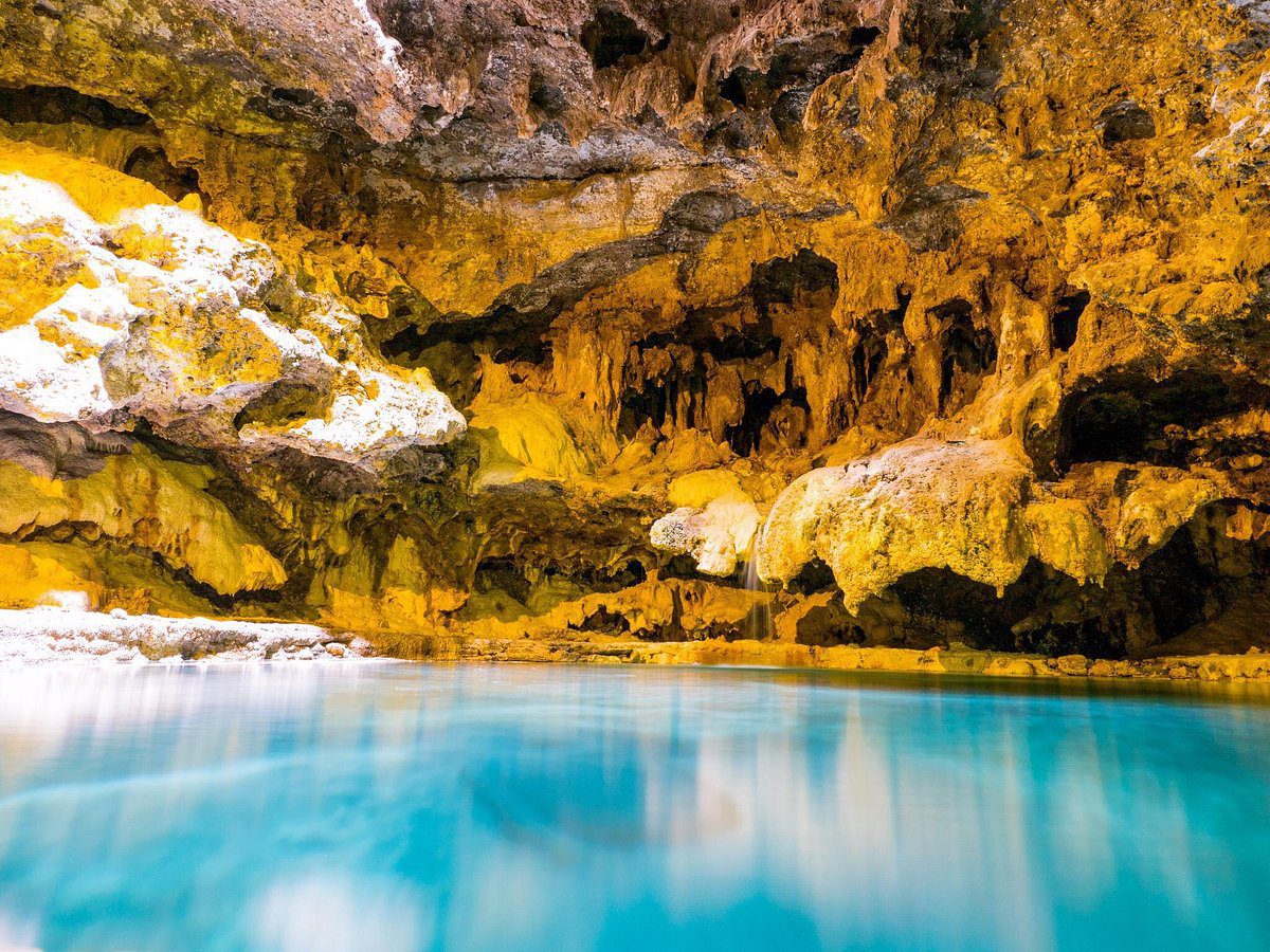 Must-see в Банффі: історичне місце Cave and Basin - calgary-name.com